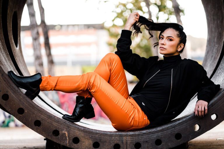 Cover story: Alexandra Masangkay 's Platform — The Filipino Expat
